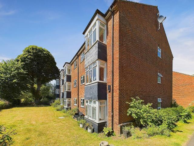 Taylors Close, Sidcup, Kent DA14, 2 bed flat to rent, £1,600 pcm | PrimeLocation