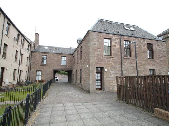 Taylors Lane, Dundee DD2, 4 bed flat to rent, £1,200 pcm | PrimeLocation