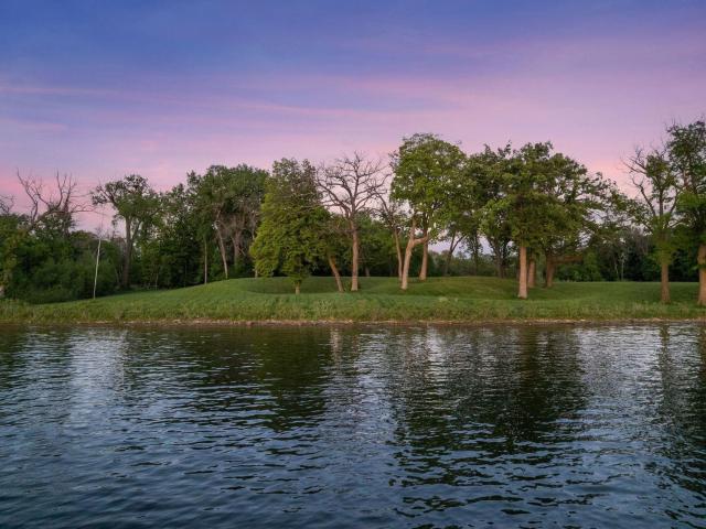 535 Bushaway Road, Wayzata, US, MN