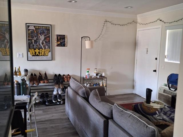 TBD Early August Small Room Right Next To Metro