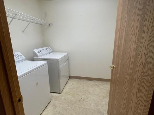 TE218X 3 Bedroom Apartment for Rent at 218 10th Ave, Eau Claire, WI 54703 Randall Park