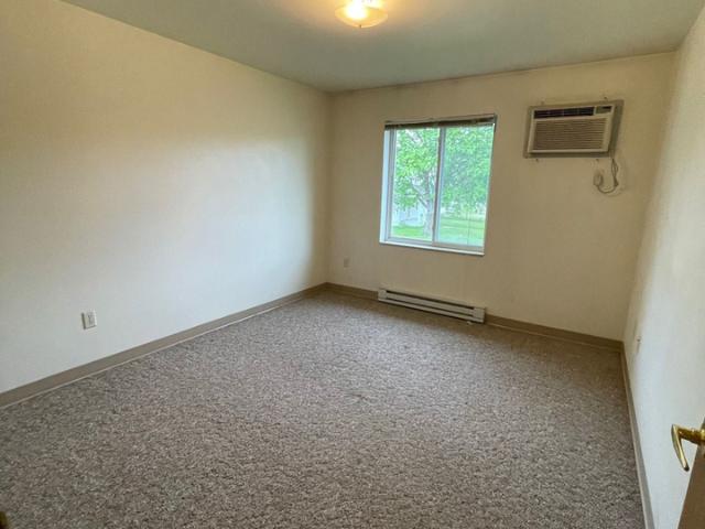 TE218X 1 Bedroom Apartment for Rent at 218 10th Ave, Eau Claire, WI 54703 Randall Park
