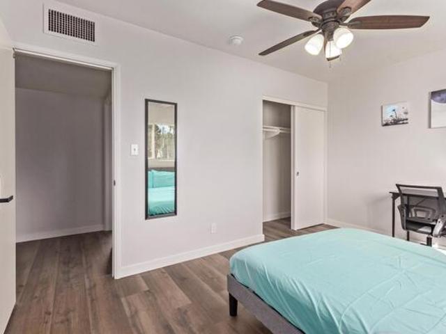 Tempe House with Workspace. Newly renovated & high quality