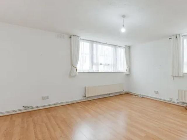 Temperley Road, London, SW12 8QQ, United Kingdom | 3 bed house for rent #133402597 | Rentberry