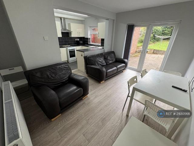 Templar Avenue, Coventry, CV4 4 bed terraced house to rent £2,375 pcm £548 pw