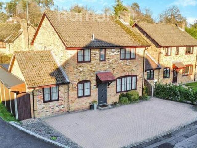 Templar Close, Sandhurst, 4 Bedroom Detached
