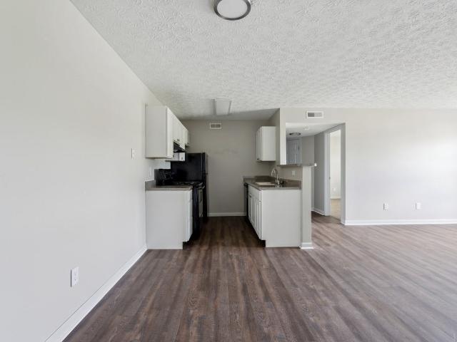 Templeton Crossing 2 Bedroom Apartment for Rent at 5418 Arbrook, Columbus, OH 43228 Wexford Thornapple