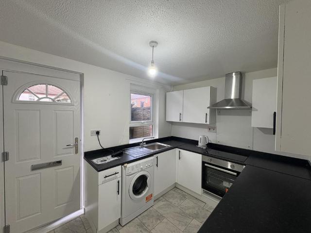 Temple Court, Cambridge, CB4 3 bed semi detached house to rent £1,490 pcm £344 pw