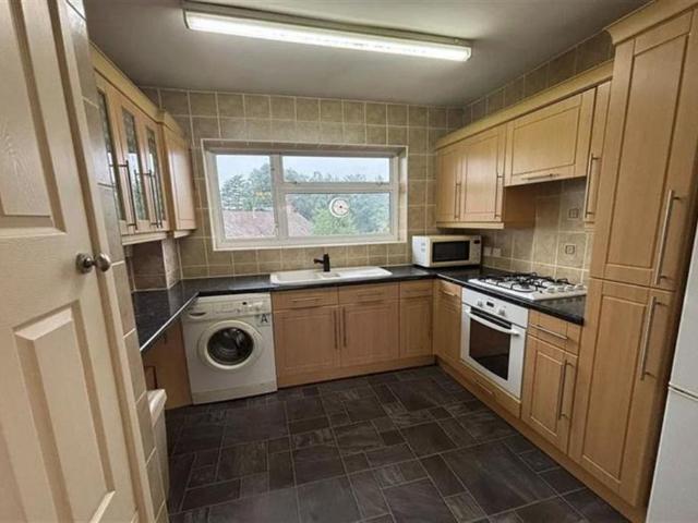 Temple Close, Finchley Central, N3 2 bed apartment to rent £2,075 pcm £479 pw