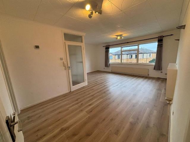 Temple Close, Finchley, London N3, 2 bed flat to rent, £2,075 pcm | PrimeLocation