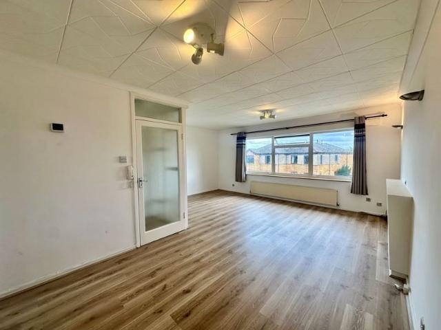 Temple Close, Finchley N3, 2 bed flat to rent, £2,075 pcm | PrimeLocation