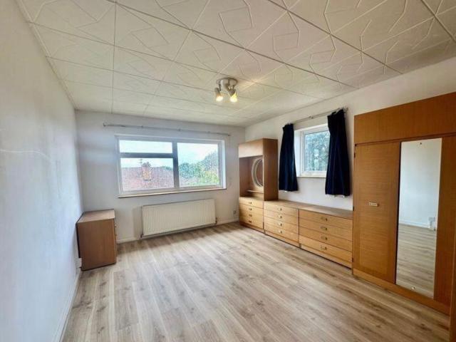 Temple Close, London N3, 2 bed flat to rent, £2,075 pcm | PrimeLocation