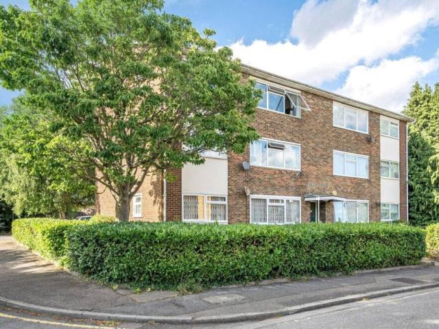 Temple Close, London N3, 2 bed flat to rent, £2,075 pcm | PrimeLocation