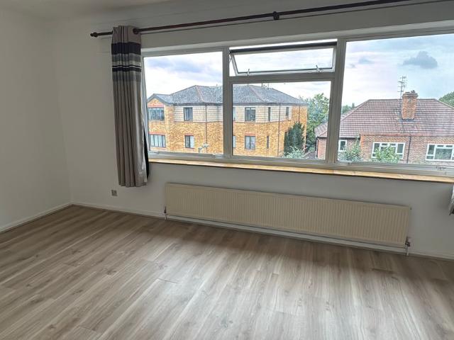 Temple Close, London N3, 2 bed flat to rent, £2,076 pcm | PrimeLocation