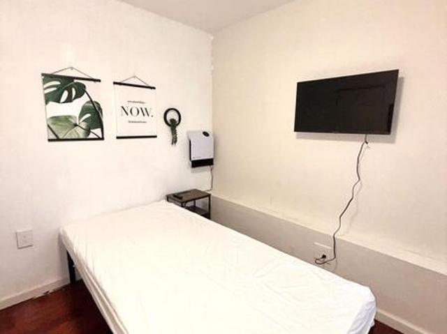 Temple Area Rooms | All Utilities Included | Private Mini Fridge | 1 Block from Broad Street Subway