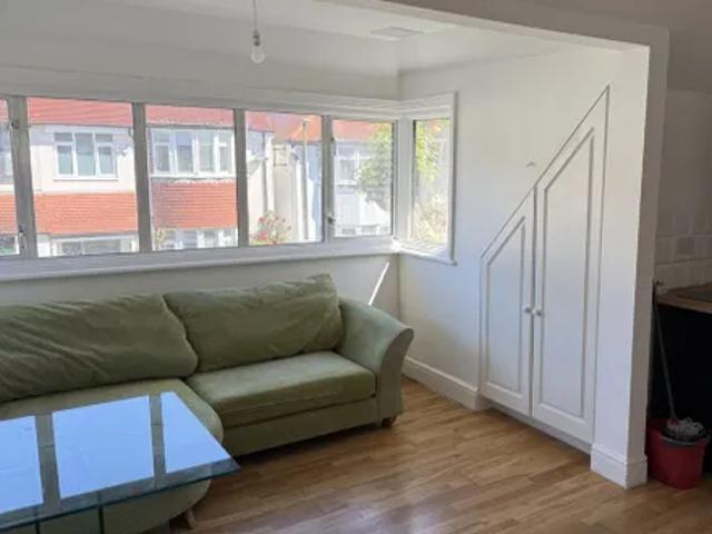 Temple Gardens, London, NW11 0PY, United Kingdom | 2 bed apartment for rent #167777602 | Rentberry