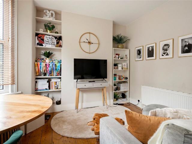 Temple Dwellings, Temple Street, London E2, 1 bed flat to rent, £2,100 pcm | PrimeLocation