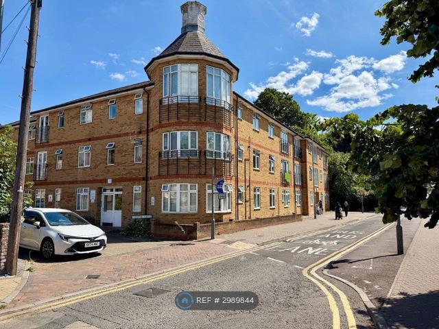 Temple End, High Wycombe HP13, 1 bed flat to rent, £1,100 pcm | PrimeLocation