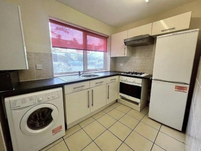 Temple Fotune, London 1 bed flat to rent £1,700 pcm £392 pw