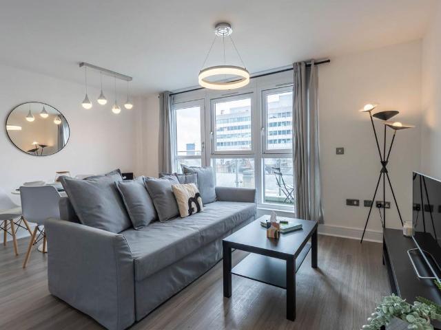 Temple House, Temple Street B2, 2 bed flat to rent, £1,350 pcm | PrimeLocation