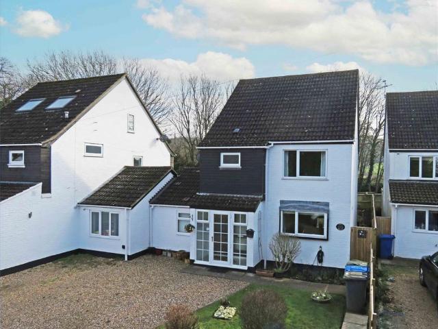 Temple Lane, Temple, SL7 4 bed property to rent £2,950 pcm £681 pw