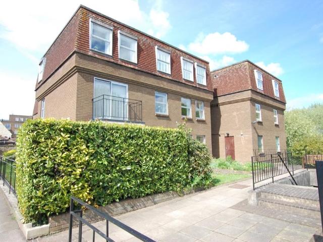 Temple Street, Bristol BS31 2 bed flat to rent £1,150 pcm £265 pw