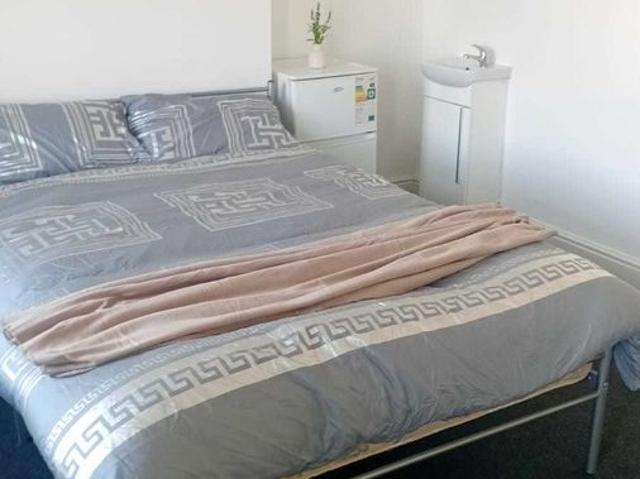 Temple Road, Willenhall WV13, Room to rent, £607 pcm | PrimeLocation