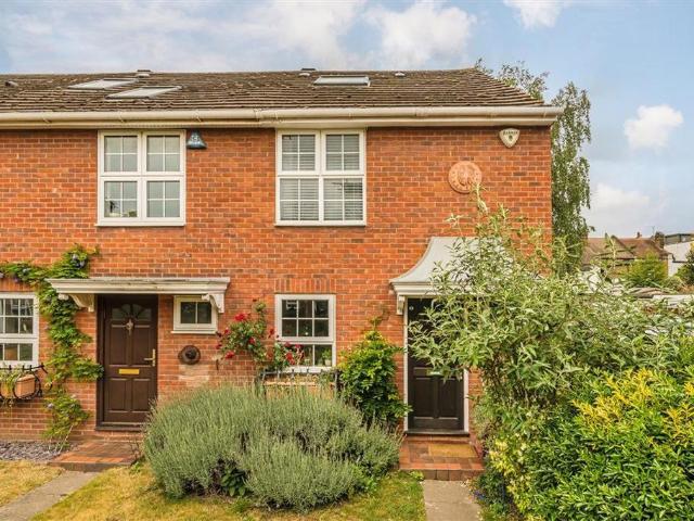 Temple Road, Kew TW9 3 bed end of terrace house to rent £4,495 pcm £1,037 pw
