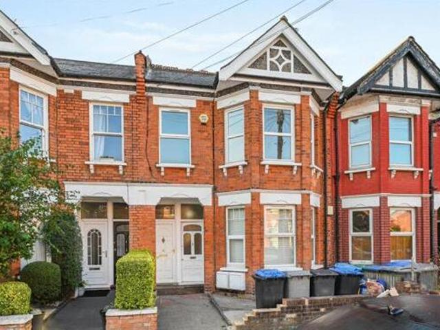 Temple Road, London, 4 Bedroom Flat