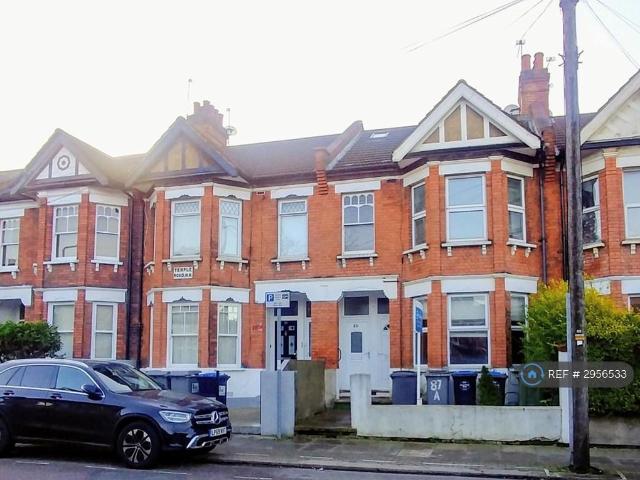 Temple Road, London, NW2 4 bed maisonette to rent £3,000 pcm £692 pw