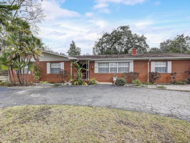 Temple Terrace Home w Granite, Screened Porch & F