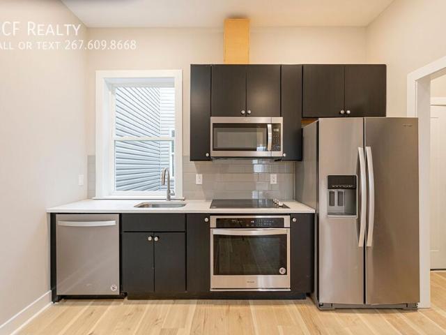 Temple University Area One Bedroom Apartment with Private Roofdeck