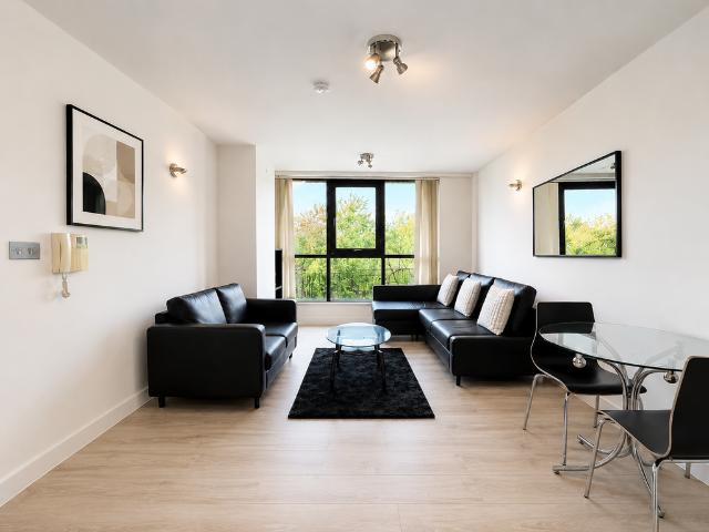 Tempus Tower, 9 Mirabel Street, M3 1NN 1 bed flat to rent £1,050 pcm £242 pw