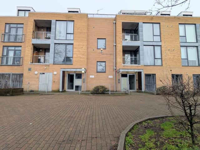 Tentelow Lane, Southall UB2, 2 bed flat to rent, £1,995 pcm | PrimeLocation