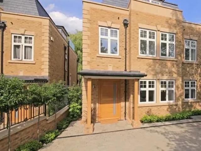 Tenterden Close, London, NW4 1TN, United Kingdom | 6 bed house for rent #134899336 | Rentberry