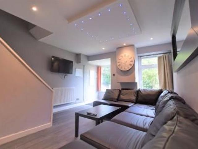 Tenterden Drive, Canterbury, CT2