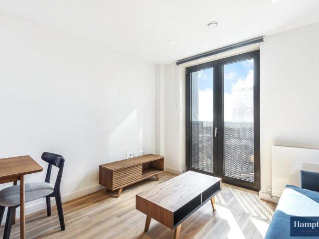 Ten Degrees 100a George Street. 1 bed apartment to rent £1,665 pcm £384 pw