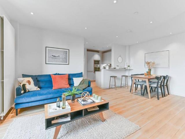 Ten Degrees, Croydon, CR0 2 bed flat to rent £2,445 pcm £564 pw
