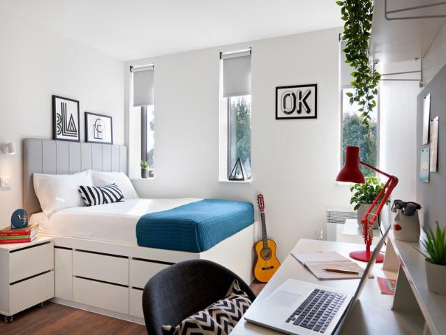Tenant replacement in a beautiful studio