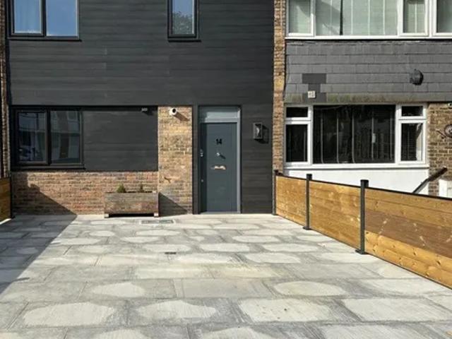 Tenbury Court, London, SW12 0AU, United Kingdom | 4 bed townhouse for rent #167582896 | Rentberry
