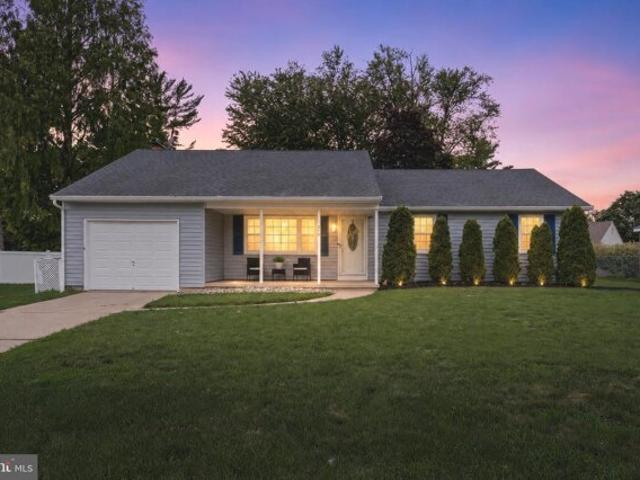 Tenby Chase Dr, Delran, Home For Sale