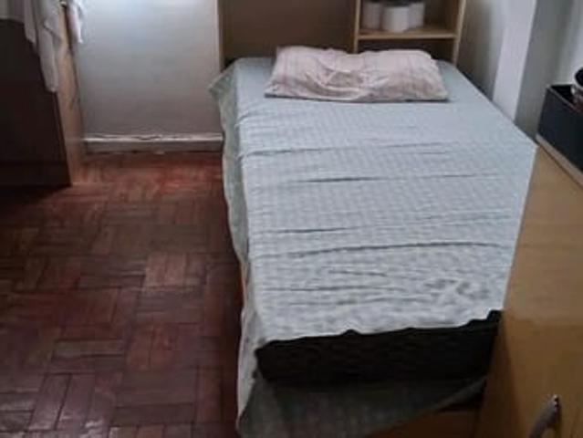 Tenho esse quarto p alugar