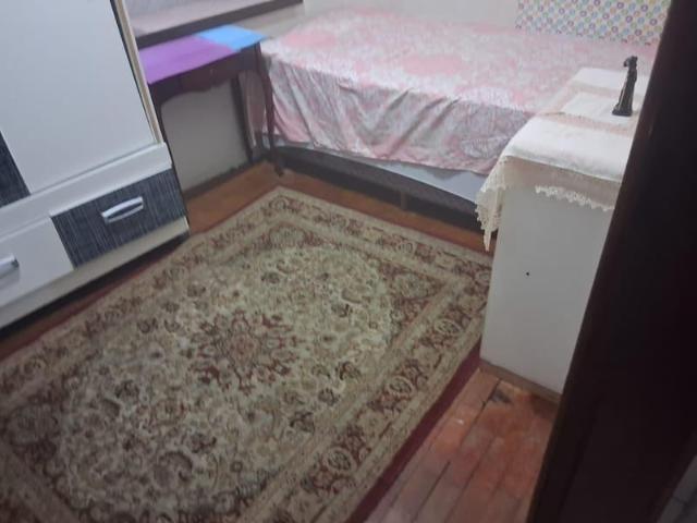 Tenho esse quarto p alugar