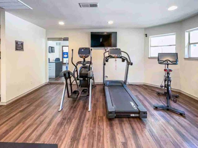 Tenison at White Rock 1 Bedroom Apartment for Rent at 7440 La Vista Dr, Dallas, TX 75214 Coronado Hills Gastonwood