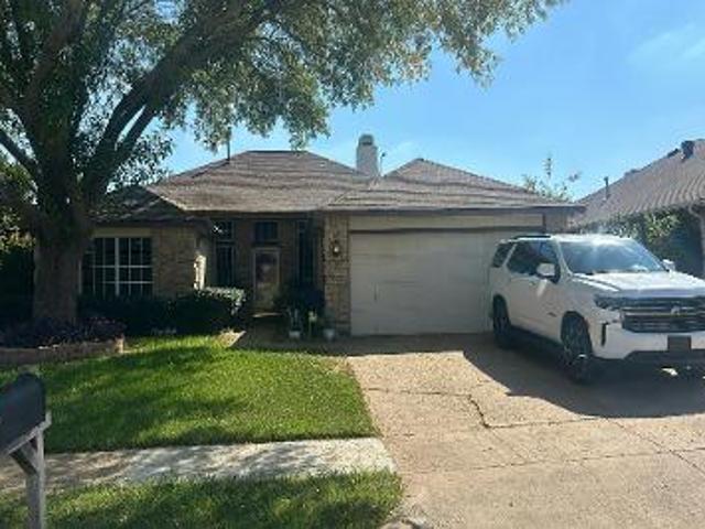 Tennis Villa Dr