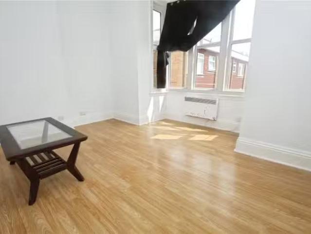 Tennison Road, London, SE25 5SA