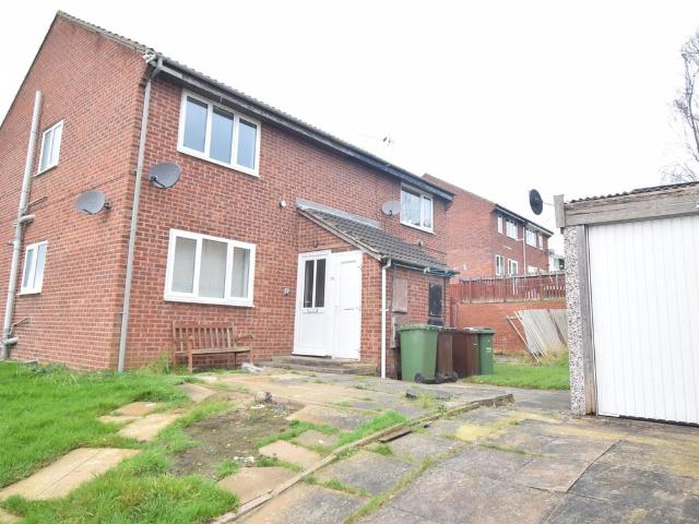 Tennyson Avenue, Stanley, Wakefield WF3, 1 bed flat to rent, £750 pcm | PrimeLocation