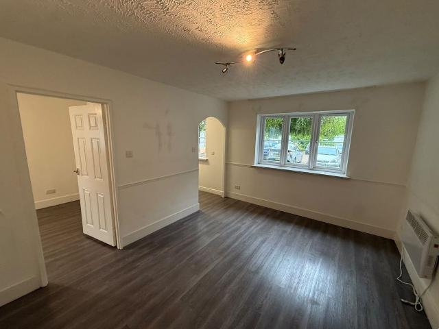 Tennyson Close, Scotland Green Road, Enfield EN3, 1 bed flat to rent, £1,500 pcm | PrimeLocation