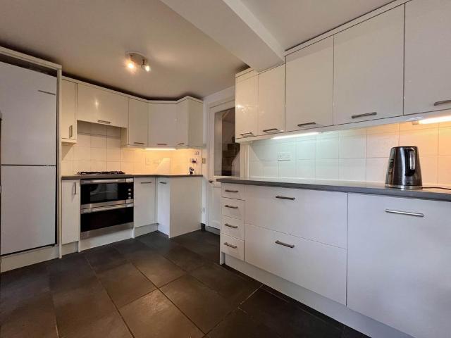 Tennyson Road, London, E15 4DH 2 bed terraced house to rent £2,300 pcm £531 pw