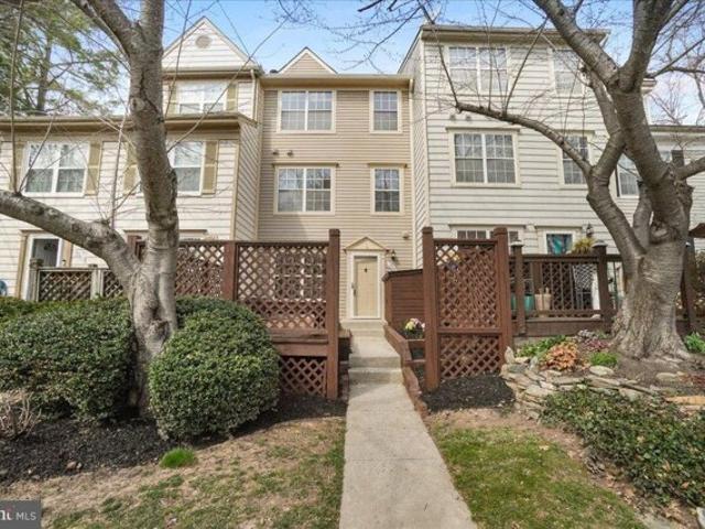 Teakwood Cir Unit,germantown, Condo For Sale